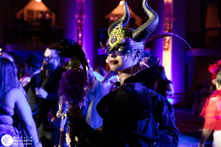 But what to wear to the Goblin King's Ball? - Aradani