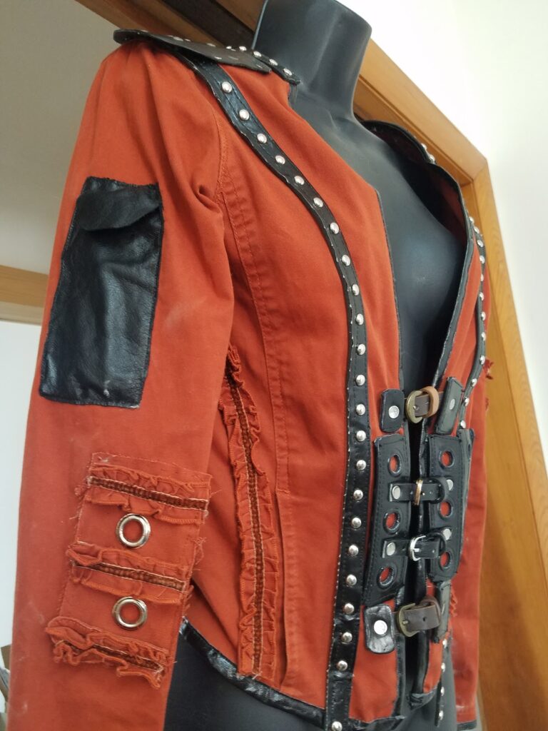 Eretria Costume by Laura Bielaczyc, Aradani Costumes